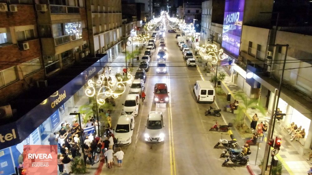 Intendente inaugura las obras de remodelación del microcentro de Rivera ...