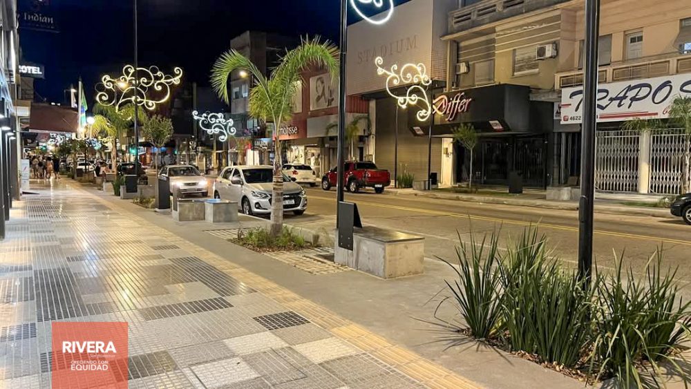 Intendente inaugura las obras de remodelación del microcentro de Rivera ...